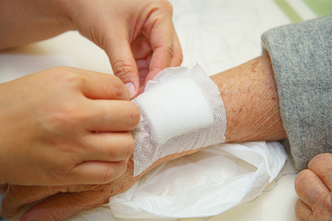 Enhanced PLA-Curcumin Nanofibers: Wound Dressing Innovation