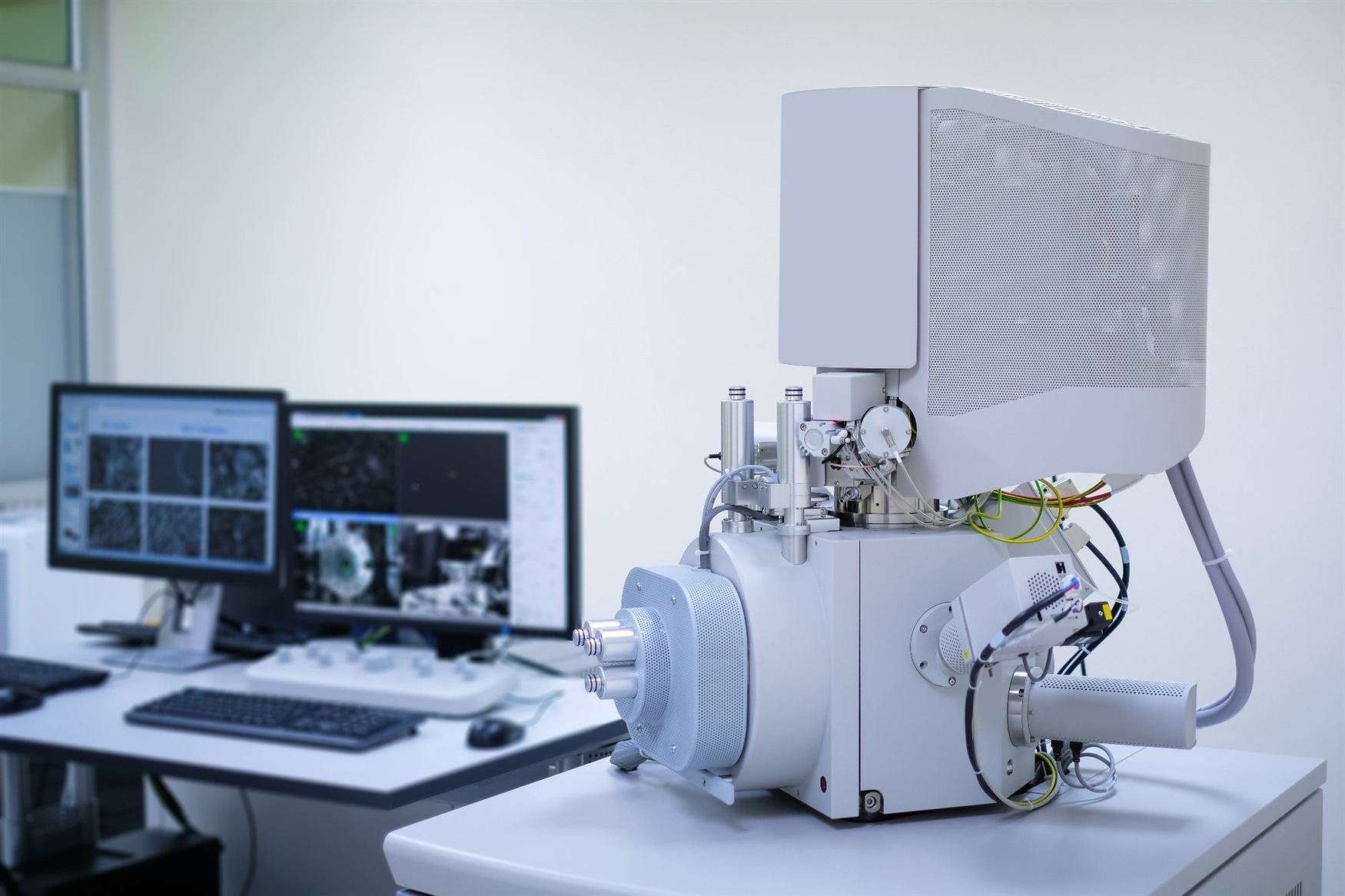 Using SEM for Structural Analysis in Nanomaterials