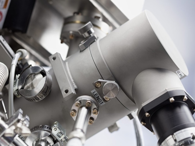ZEISS Crossbeam: FIB-SEM for High Throughput 3D Analysis and Sample ...